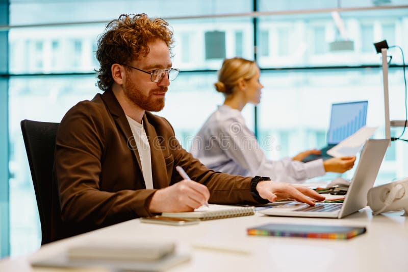 A Creative Work Environment Where Professionals Collaborate Effectively ...