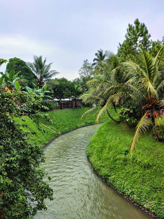 Small River or Irrigation Stream Stock Image - Image of water, edges ...
