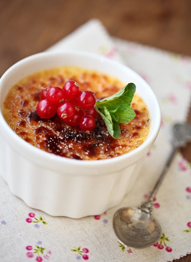Creme Brulee (cream Brulee, Burnt Cream) Stock Photo - Image of dessert ...