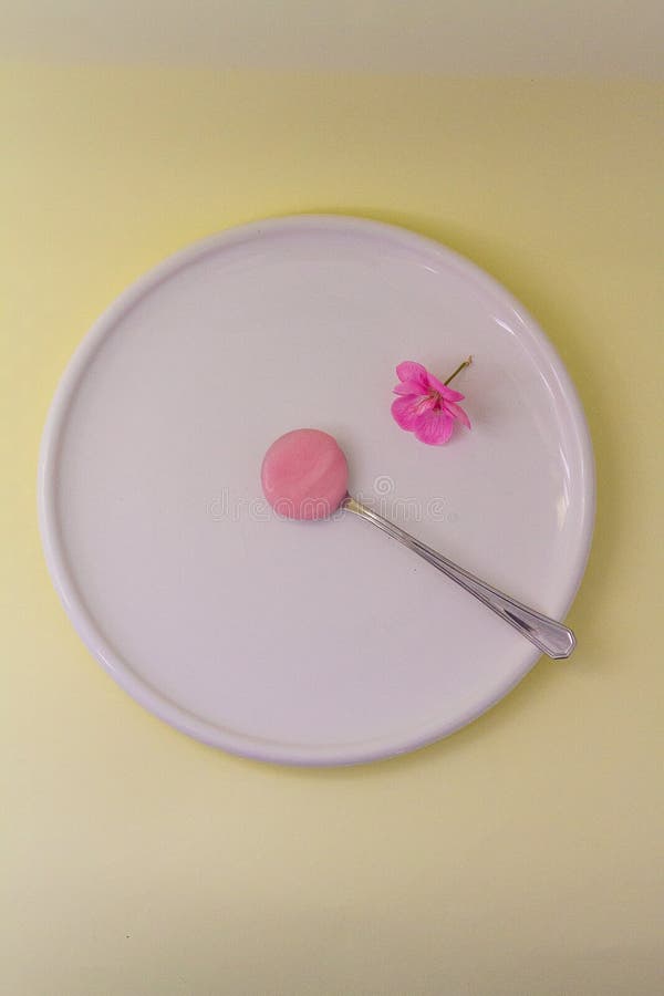 Creme Cor-de-rosa Delicioso Com Fundo Neutro Foto de Stock - Imagem de ...