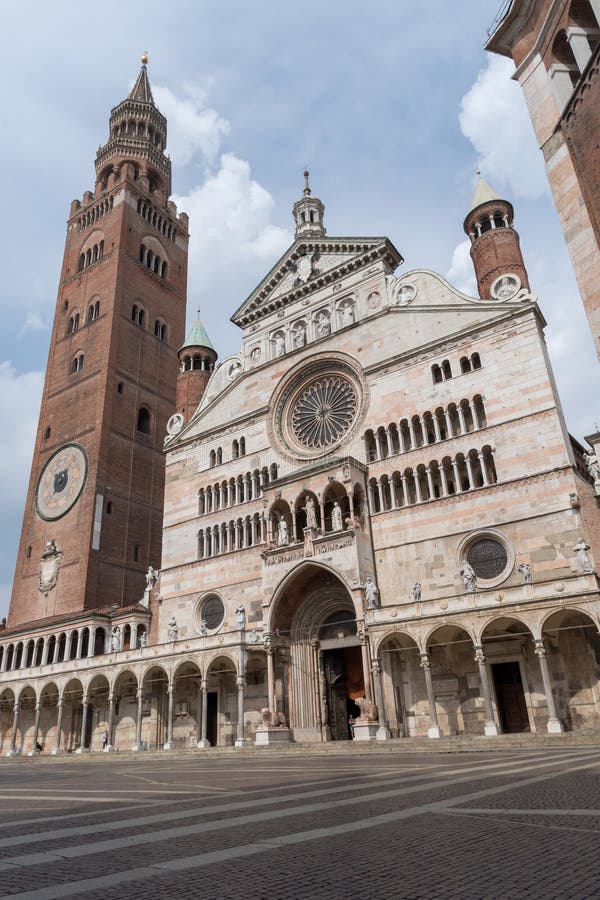 Cremona Cathedral stock image. Image of landmark, church - 124779131