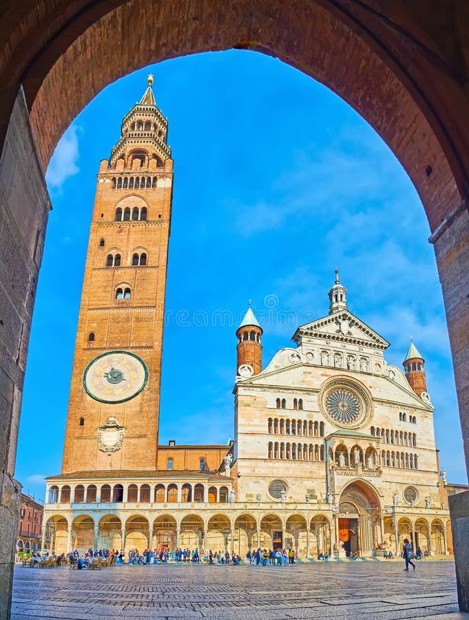 Cremona Cathedral through the Arch, Italy Editorial Image - Image of ... Cremona Cathedral through the Arch, Italy Editorial Image - Image of ...