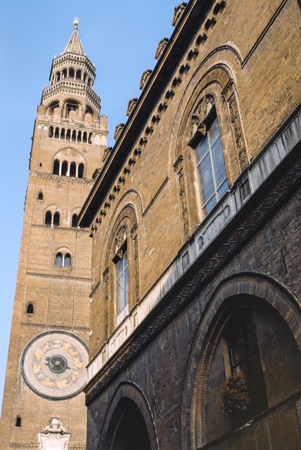 Cremona Torrazzo E Cattedrale Di Notte Immagine Stock - Immagine di ...