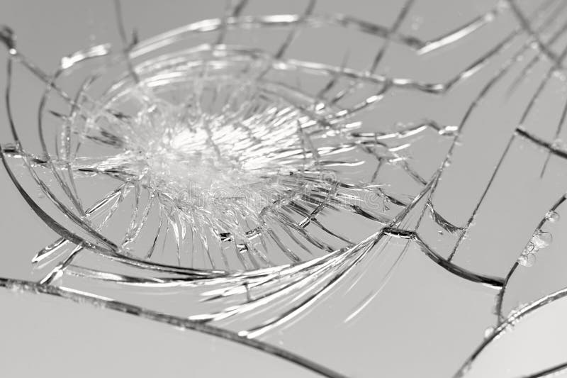 6,721 Specchio Rotto Foto - Foto Stock Gratis e Royalty-Free da Dreamstime