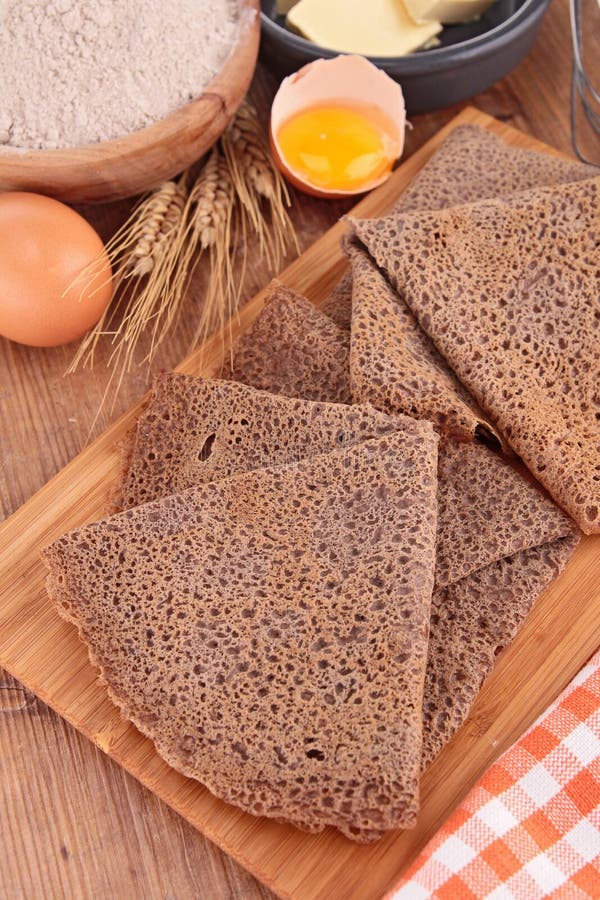 Crepe foto de archivo. Imagen de madera, comida, harina - 44500806