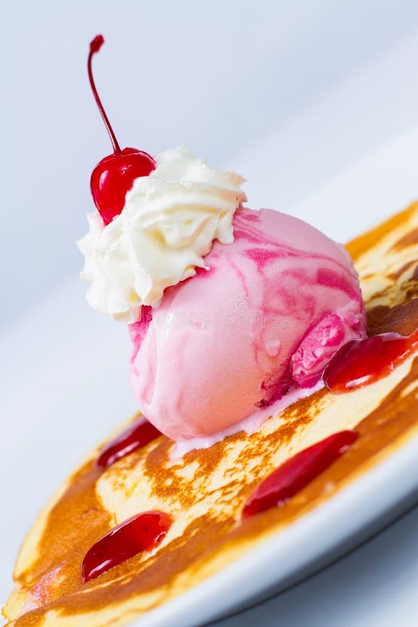 Crepe with Ice Cream Strawberry Stock Photo - Image of chocolate, meal ...