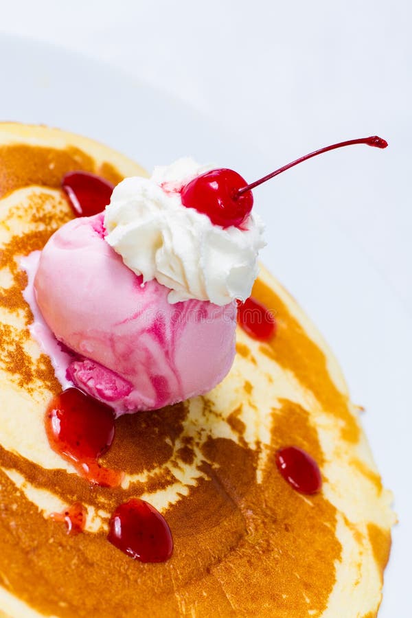 Crepe with Ice Cream Strawberry Stock Image - Image of cuisine, berry ...