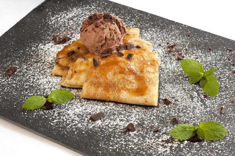 Crepes Deliciosas Con Helado Imagen de archivo - Imagen de fresco ...