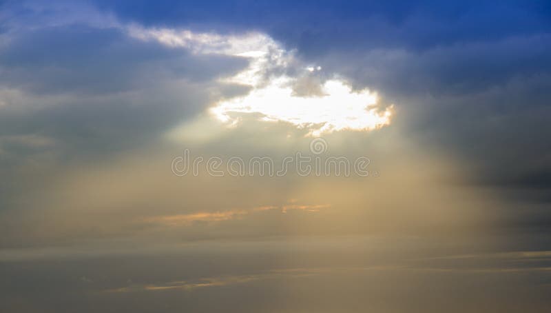 Crepuscular Ray, Sunlight Passes through Gaps or Edges of Obscuring ...