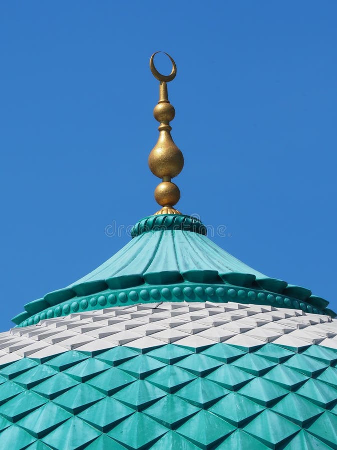 Crescent Moon on Dome of Mosque Stock Image - Image of religion ...