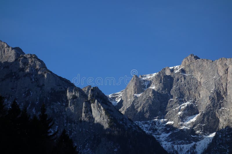 Creste Di Montagna Rocciosa Fotografia Stock - Immagine di romania ...