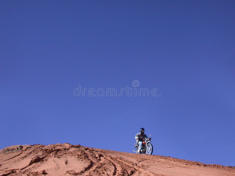 Cresting image stock. Image du ciel, nuages, sable, dunes - 94389