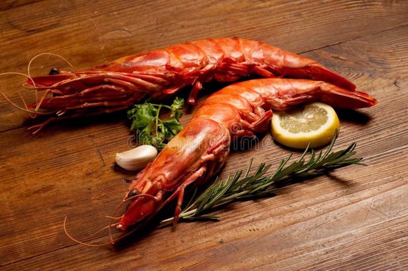Crevette géante image stock. Image du rouge, closeup - 12898431