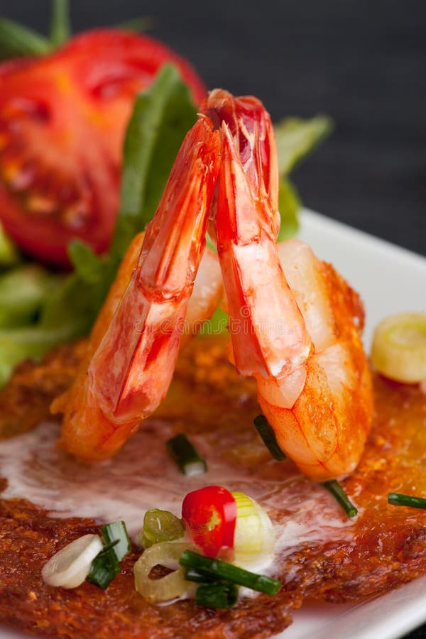 Crevettes roses photo stock. Image du mangez, rouge, crevette - 17605468