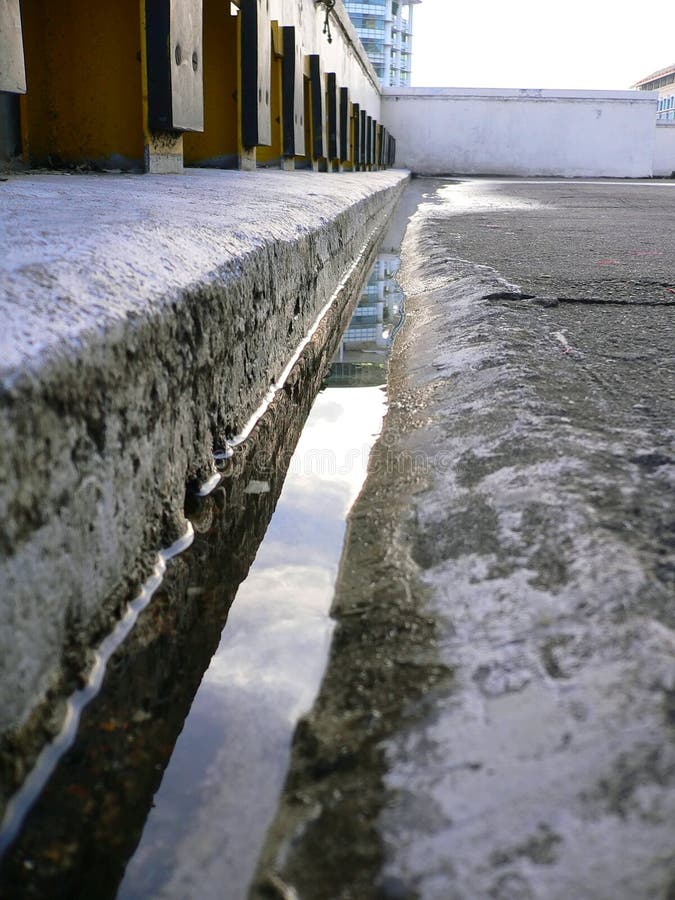 Crevice and Water stock photo. Image of water, reflection - 2588764
