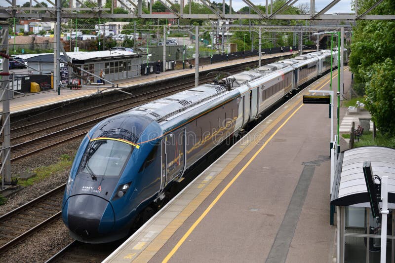 Hitachi Rail AT300 Class 805 5-car Bi-mode Train 805009 Passing through ...