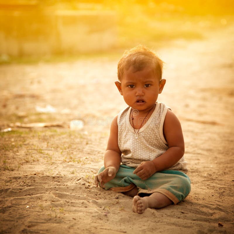 Cara inocente das crianças imagem editorial. Imagem de convencional ...