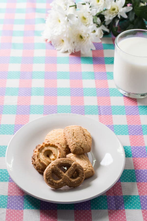 Crispy Butter Cookie for Break Stock Photo - Image of chip, brown: 44992800