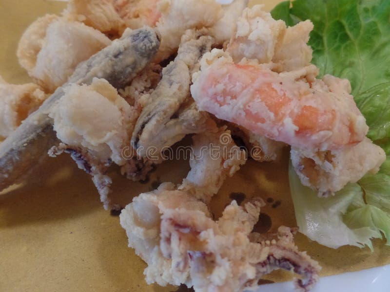 Crispy Deep Fried Mixed Seafood Stock Image - Image of anchovies, main ...
