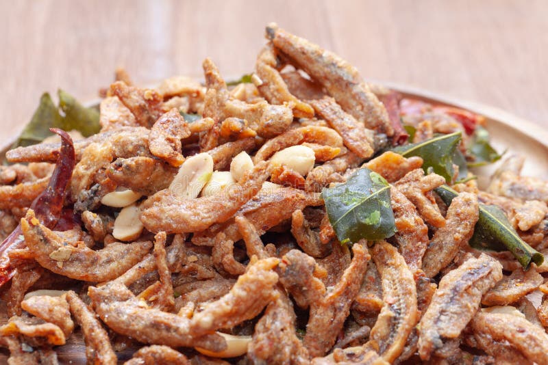 Crispy Deep-fried Fish Small in a Plate, Small Fish Fry Salt Stock ...