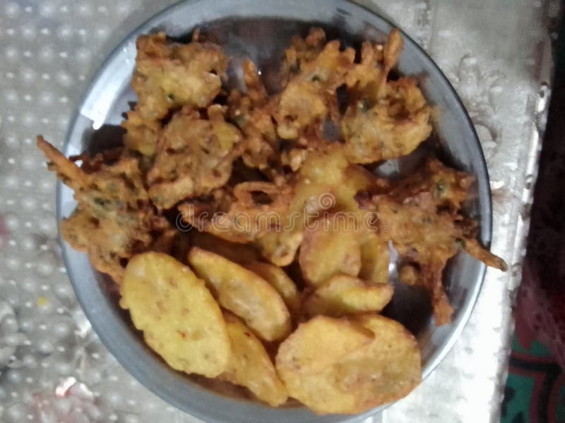Crispy Pakora Silver Plate Stock Photos - Free & Royalty-Free Stock ...