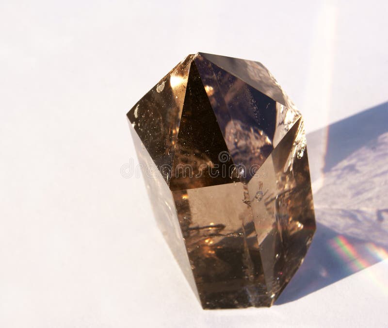 Cristal De Cuarzo Ahumado En Sun Imagen de archivo - Imagen de ...