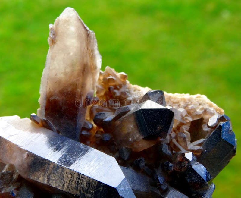 Cristallo di quarzo nero fotografia stock. Immagine di orizzontale ...
