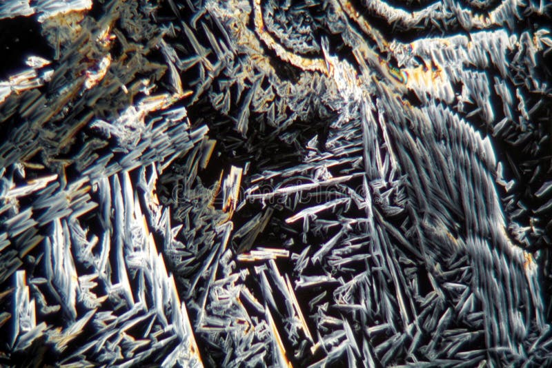 Cristaux De Nitrate De Potassium Sous Le Microscope Photo stock - Image ...