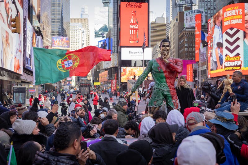 Cristiano Ronaldo Statue in Time Square Editorial Stock Image - Image ...