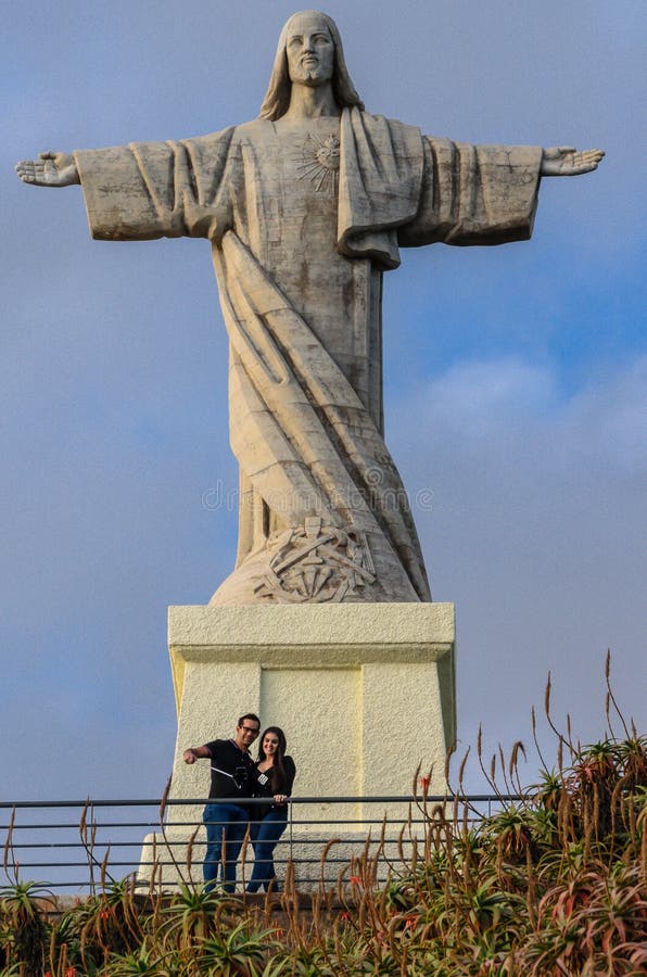 Cristo Rei Statue editorial image. Image of statue, religion - 67207460