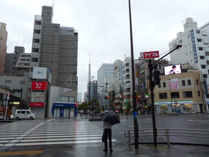 Croisement occupé photo éditorial. Image du circulation - 99603461