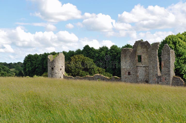 Crom Castle riuns stock image. Image of grass, medieval - 18476523