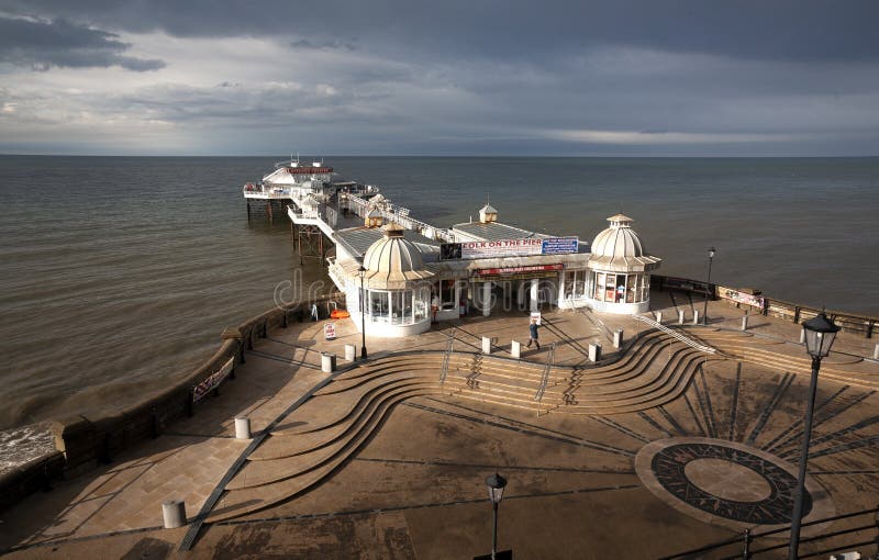 Cromer Pier editorial image. Image of twilight, destination - 172087040