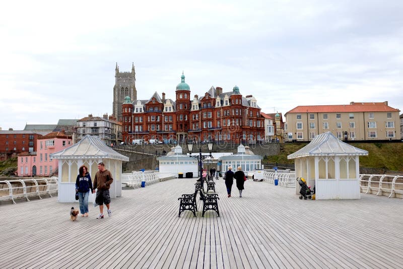 Cromer seafront. editorial stock image. Image of beach - 26288389