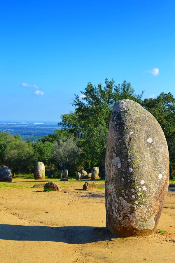 Cromlech Del Menhir Di Almendres Fotografia Stock - Immagine di ...