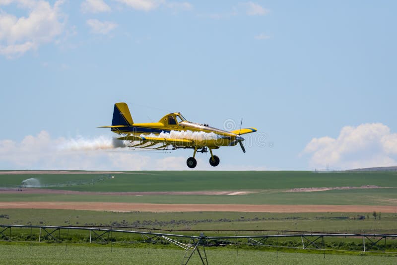 314 Crop Spraying Aircraft Stock Photos - Free & Royalty-Free Stock ...