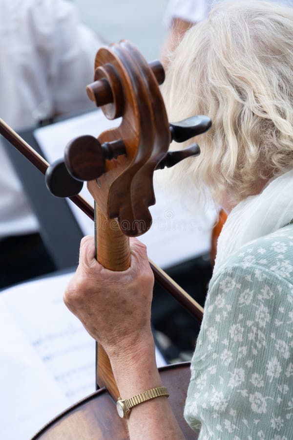 Cellist editorial image. Image of bowed, band, handle - 159434870