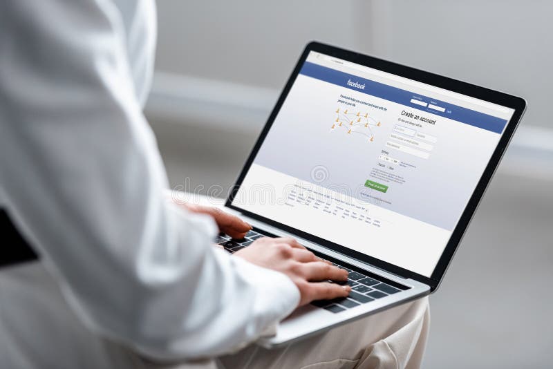 Facebook website editorial image. Image of friends, network - 17902525