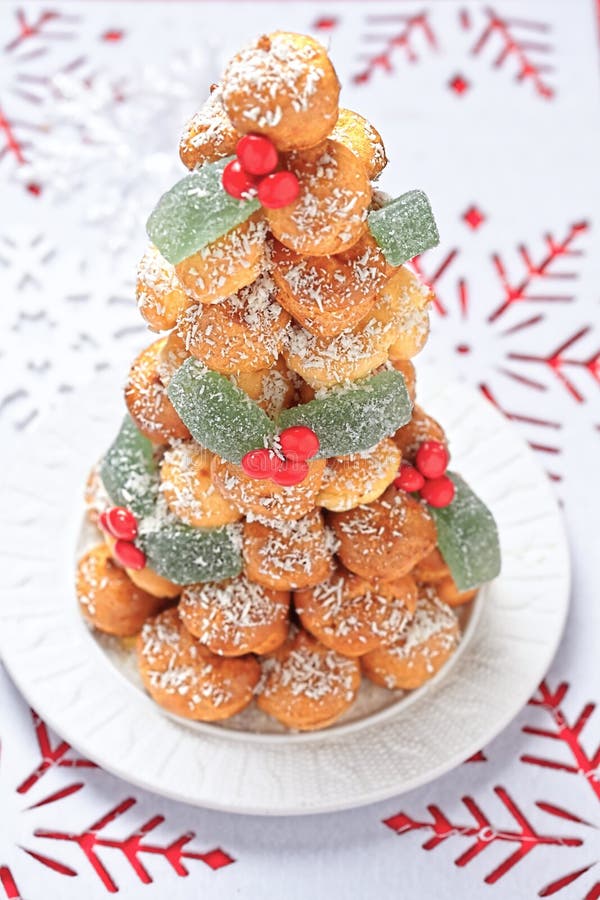 Croquembouche for Christmas Stock Photo - Image of berry, merry: 45579036