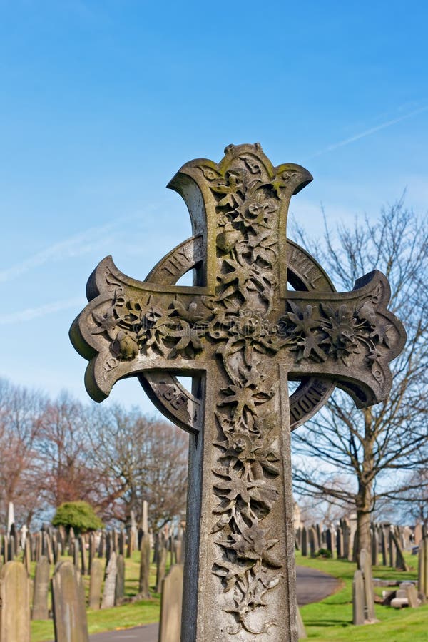 A Cross in Ancient Graveyard Stock Image - Image of heaven, headstone ...