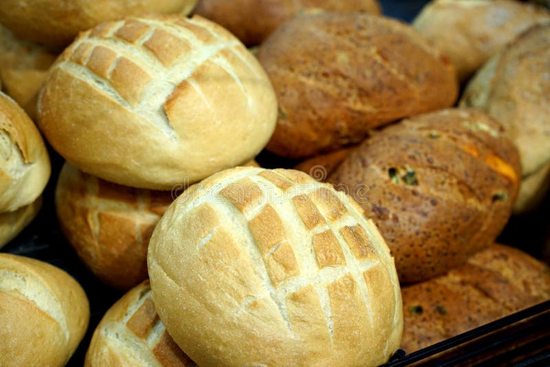 Panes Del Boule En El Horno Imagen de archivo - Imagen de bollo ...
