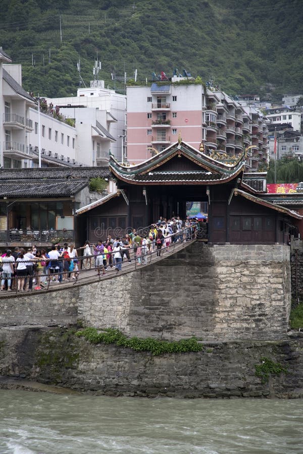 Crossing chain bridge editorial photo. Image of city - 44858336