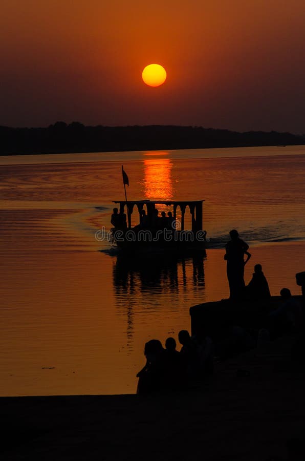 Crossing at Sunset editorial image. Image of indian, india - 90764435