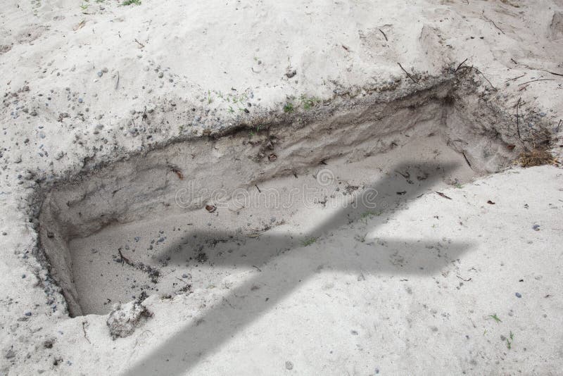 Open graf en grafsteen stock foto. Image of eind, terminal - 1626358