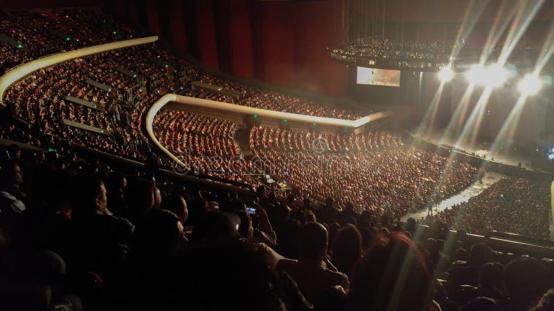 Crowd concert editorial stock image. Image of crow, person - 85740619