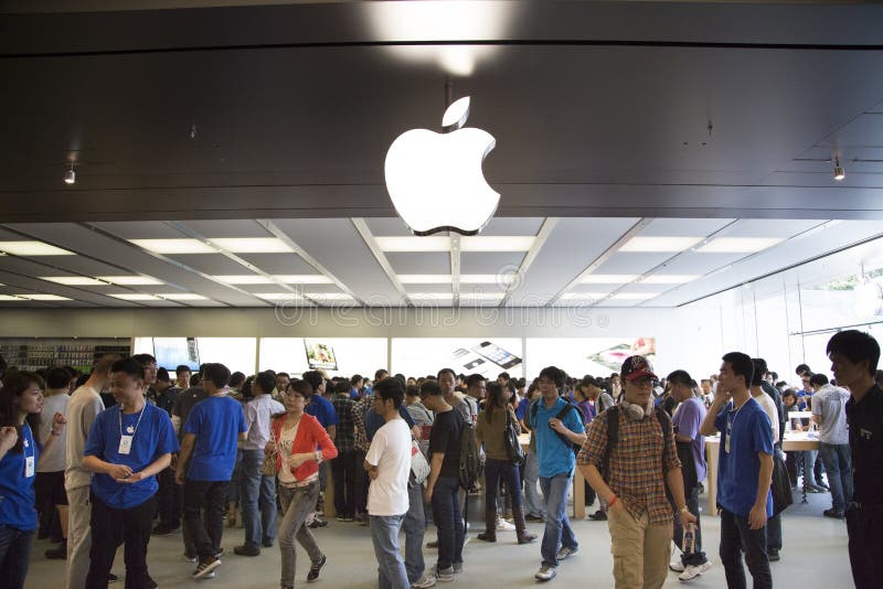 Crowd at Apple store Shenzhen, China, Shenzhen, China - November 3 ...
