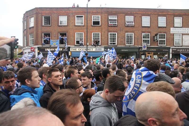 Crowd of Chelsea fans editorial photography. Image of london - 24866662