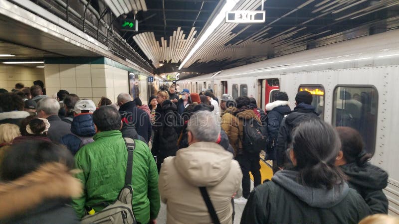 Crowd of People in the Toronto Subway during the Collapse Editorial ...