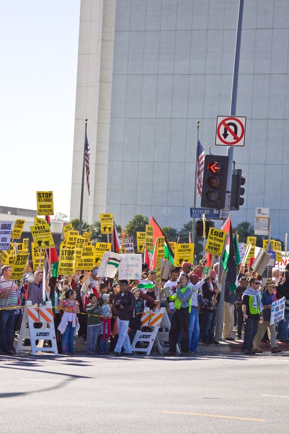 Crowd protesting in LA editorial photo. Image of dealey - 7708261