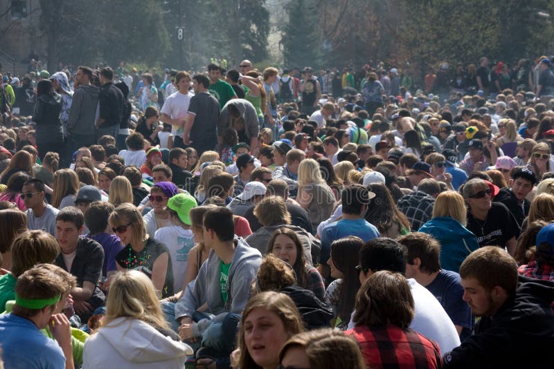 Crowd of Smoke 420 day editorial stock image. Image of high - 14019239
